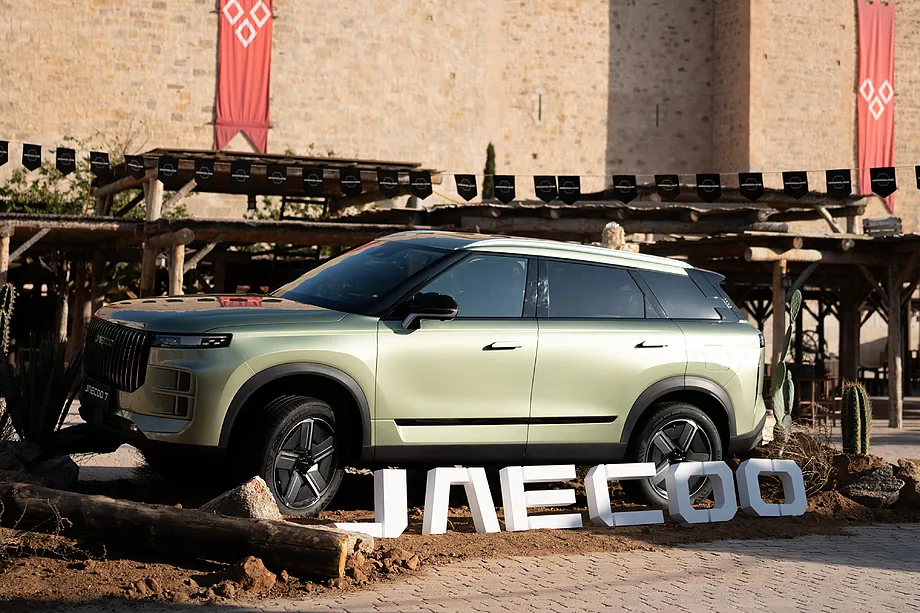 The Chinese Chery motor group's premium brand brings us this mid-sized SUV, the Jaecoo 7 - Foto ...