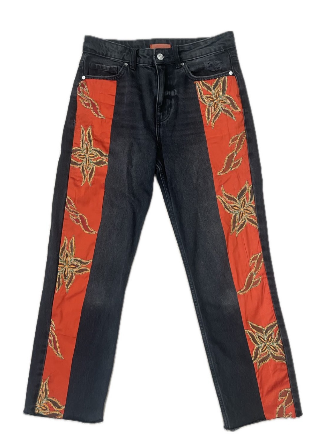 20 special jeans that turn any fast look into a party