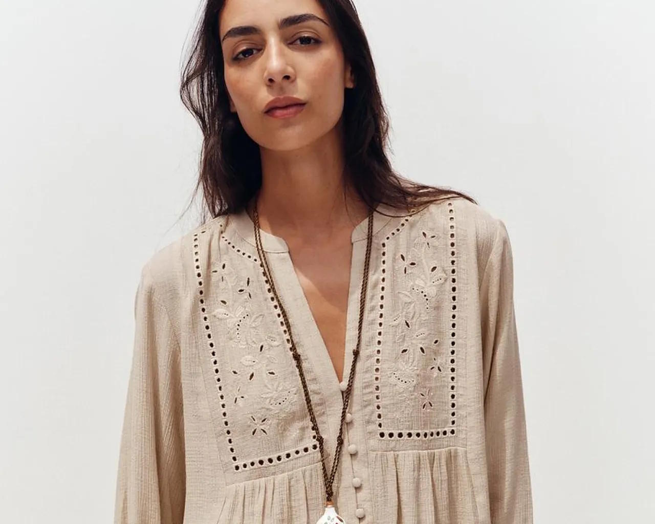 8 boho-style blouses from Zara and Lefties for an elegant yet casual look this fall