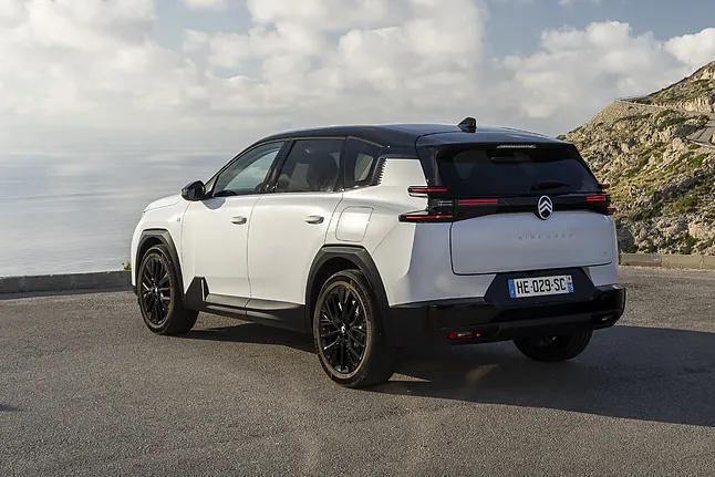 We test the new Citroën C5 Aircross, the French brand's flagship.
